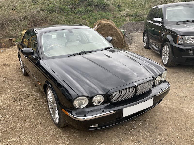 Jaguar X350 XJ-R SUPERCHARGED